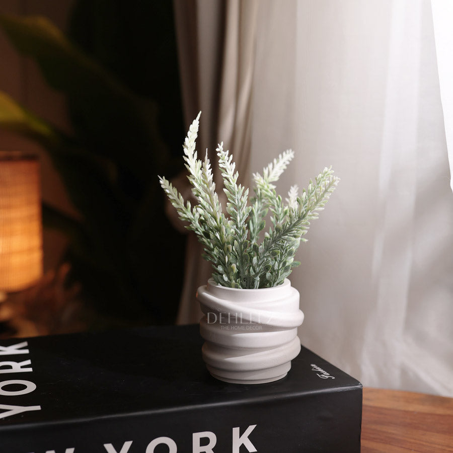 Mini Swirl Pot with Stems – Dehleez Home